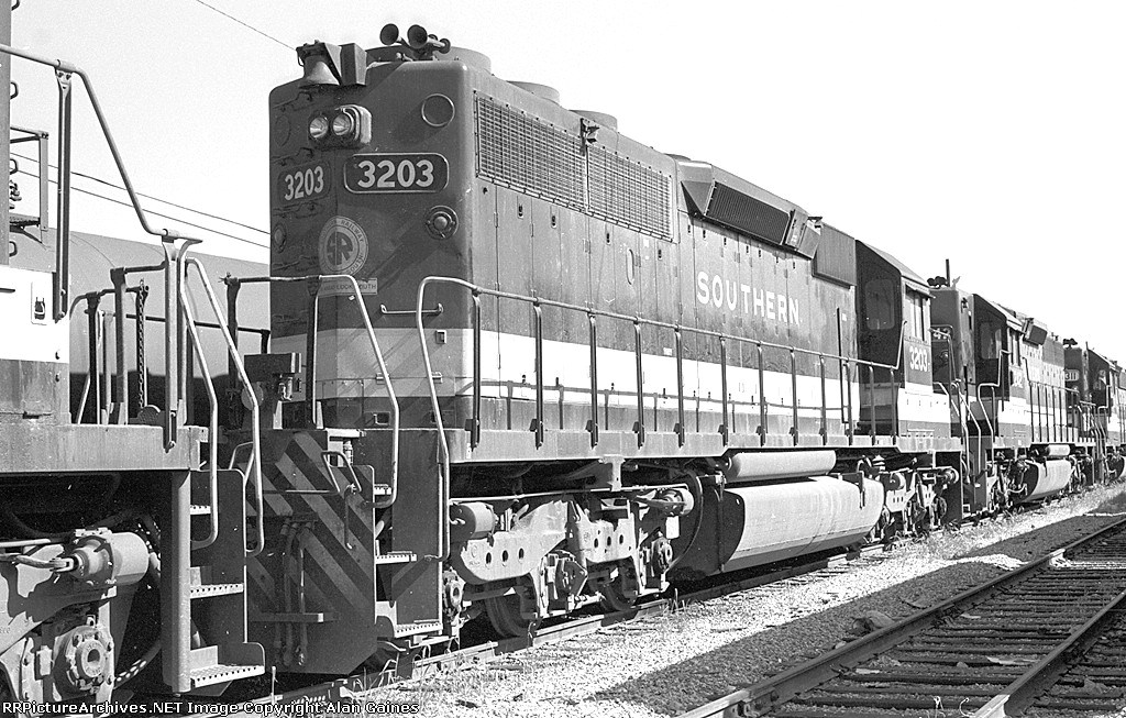 SR SD-40-2 3203